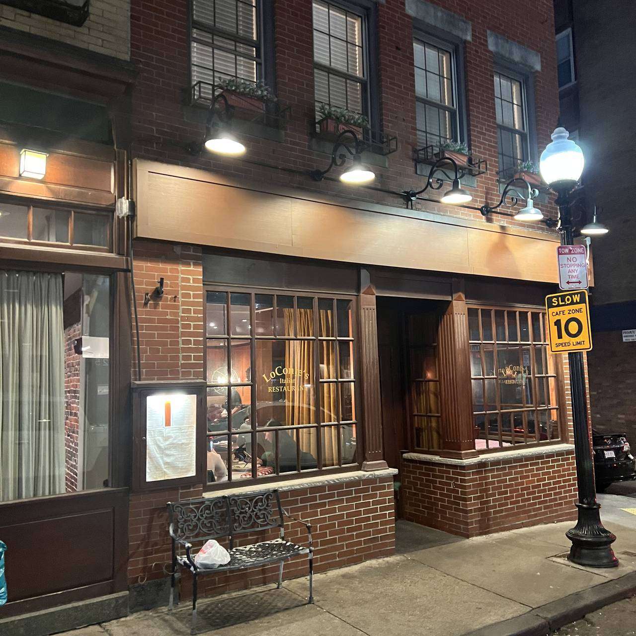 About Us - Lo Conte's Restaurant